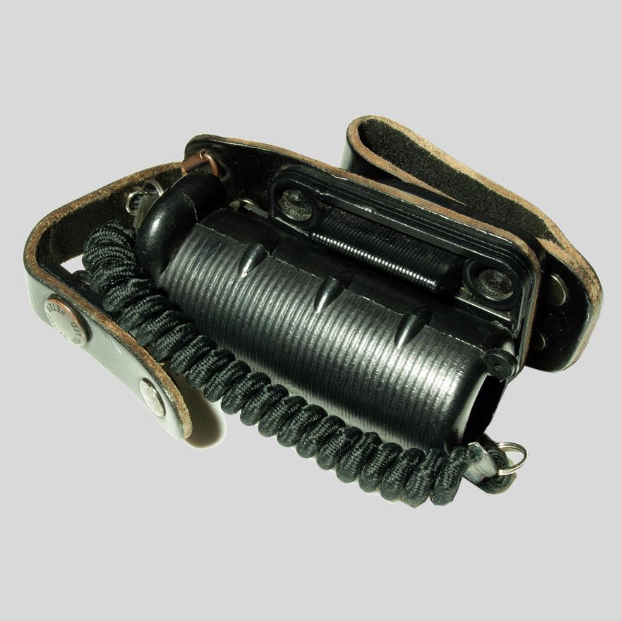 Peter Jones CS Holder – Frontline Kit UK